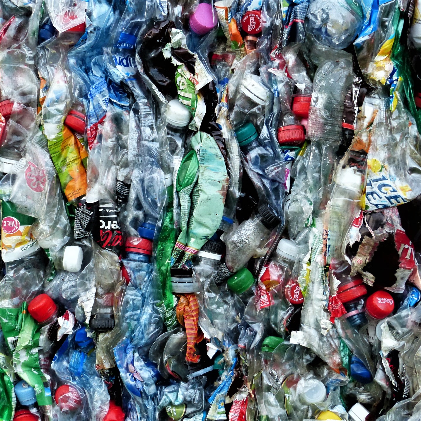 plastic-bottles-115071_1920.jpg